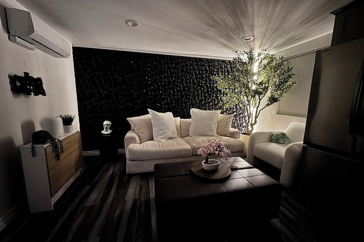Guesthouse Private Jacuzzi Perfect Getaway - Fontana, CA