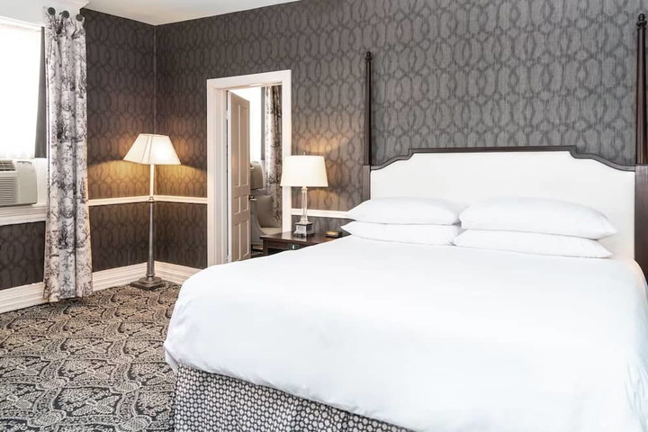 Maryland Inn Suite At Historic Inns Of Annapolis | Pets Are Allowed - Annapolis, MD