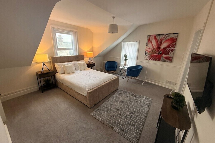 Loft Style Central Modern Apartment - Poole