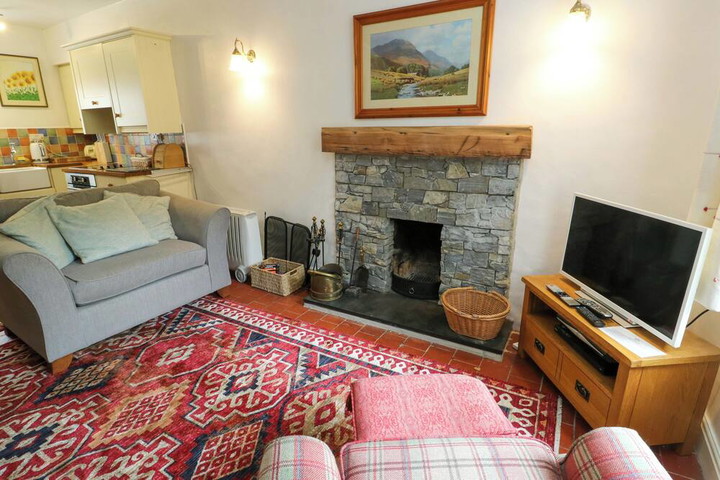 Riverbank Cottage, Pet Friendly, With Open Fire In Beddgelert - Beddgelert