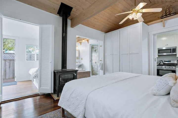 Coastal Cottage With Private Patio - 2 Minute Walk To Beach - Santa Barbara