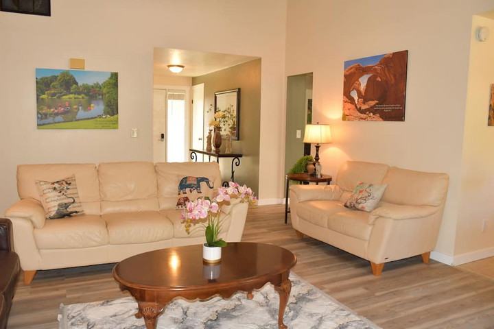 Single-level, Fenced Backyard, & Quiet Neighborhood - Beaverton, OR