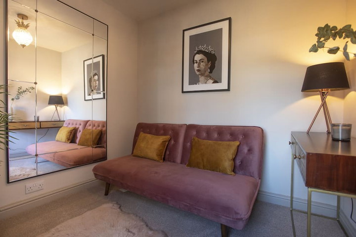 Central Beautiful Boutique Townhouse - 5 Mins Walk To Warwick - Warwick