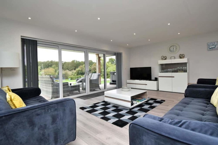 4 Bed In Oswestry (Oc-74110) - Oswestry