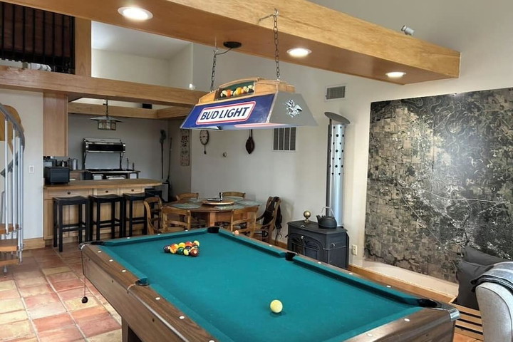 Secluded Studio Getaway- Only 4 Miles From Downtown Iowa City - Iowa