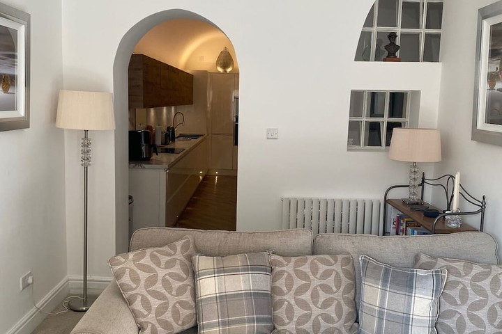 Fabulous Unique Accommodation Within Walking Distance Of Nantwich Town Centre - Nantwich
