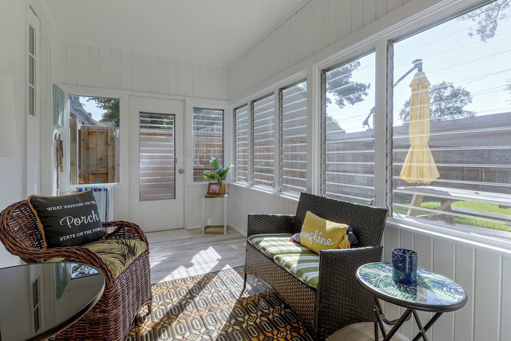 Walk To Restaurants! Elizabeth City Home W/ Yard - Elizabeth City, NC