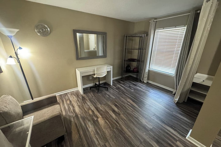 Spacious & Relaxing 3-bedroom House In Fishers - Fishers, IN