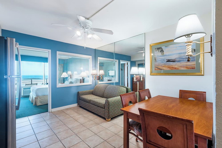 High Floor, Ocean View Condo - Virginia