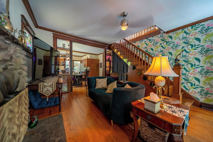 1920s Phoenicia Bungalow W/ Vintage Furnishings, Sauna, Fireplace, & Fenced Yard - Phoenicia, NY