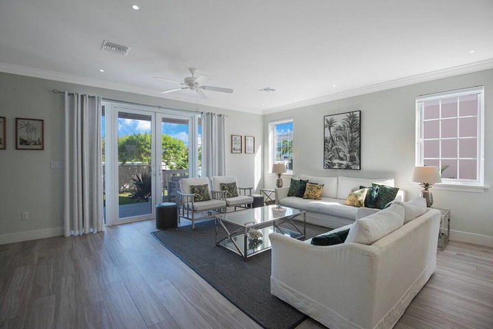 New 4 Bedroom, Just 60 Steps From The Beach And Pool In Gated Community - Nassau