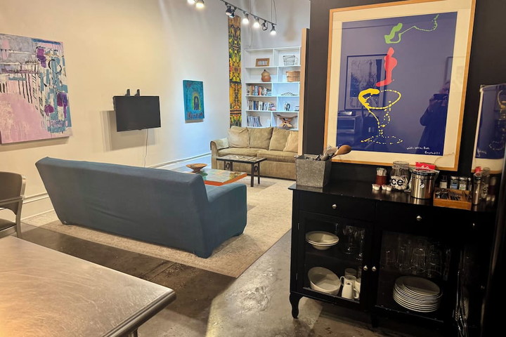 Artist's Loft/walk Downtown Roanoke/free Onsite Parking/historic Building - Roanoke, VA