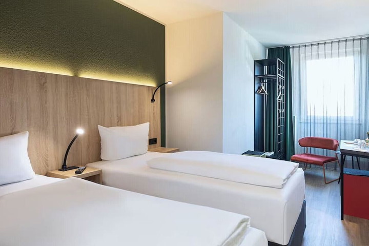 Stay In A Convenient, Well-appointed Room | Porsche Museum Just 0.4 Mi Away - Ludwigsburg
