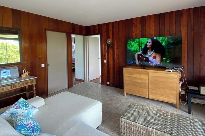 4-bedroom Tahitian Villa In Punaauia - French Polynesia