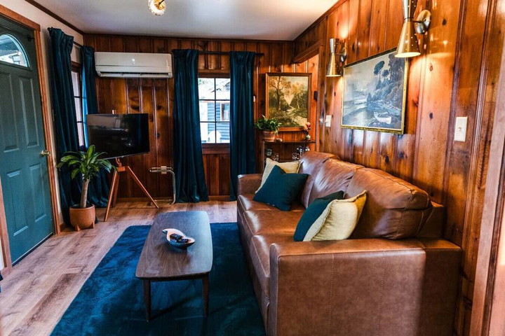 Dream Maker Log Cabin|sauna + Hot Tub + Pickleball - Iowa