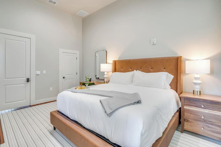 Ada Accessible Hotel Room On The Hisoric Granbury Square - 그랜버리