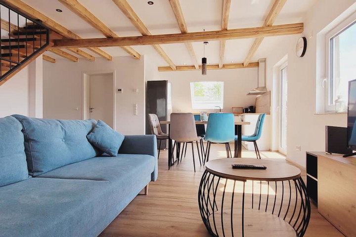 The Modern, Newly Renovated  90-square-meter Apartment Is Waiting For You - Friedrichshafen
