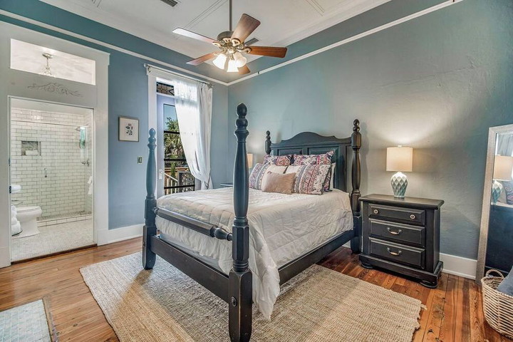 Pensacola 1 Br Sleeps 2 Suite In East Hill - Pensacola, FL