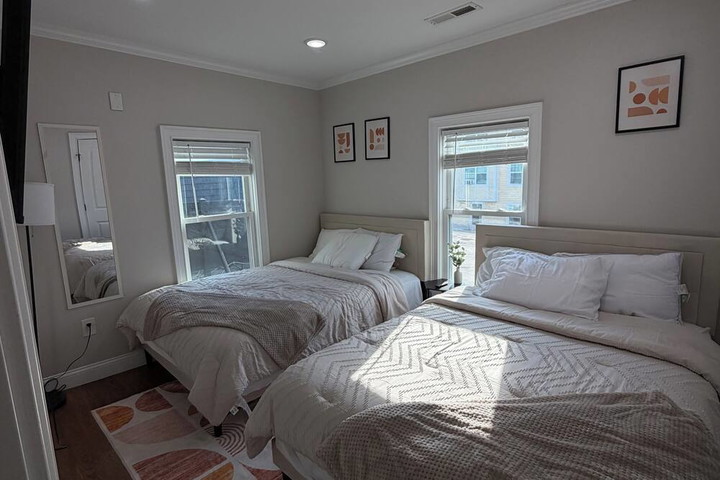 New - Cozy 2br - Near Union Sq - Family Friendly - Somerville, MA