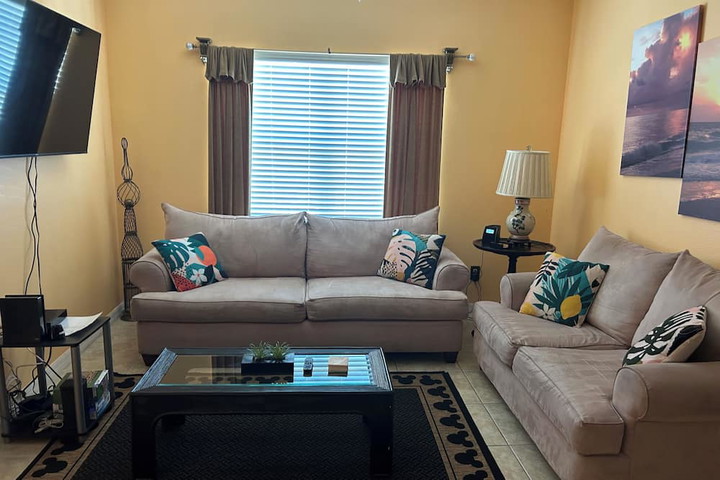 2 Bed, 2 Bath Condo Close To Disney And Other Theme Parks Orlando - Celebration, FL