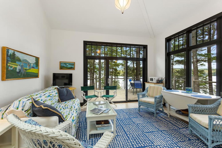 Acadia Long Pond Waterfront 75 Ft To Dock Modern Cottage Sleeps 5 - Bar Harbor, ME