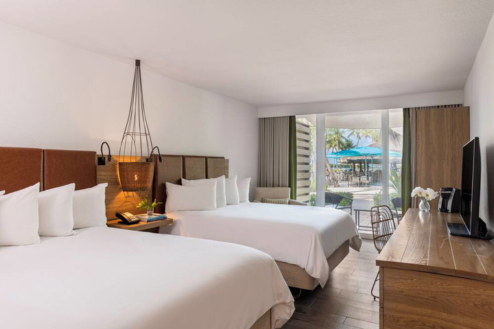 2 Queen Beds Room W/patio, Outdoor Pool, Free Parking & Pet Friendly - Islamorada, FL