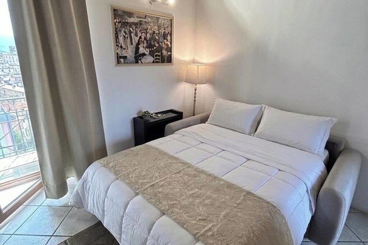 Casa Renoir: A Bright One-bedroom Apartment In The Historic Center Of Suna, Near The Lake And The Beach - Verbania