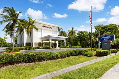 Hampton Inn Naples Central - Naples, FL