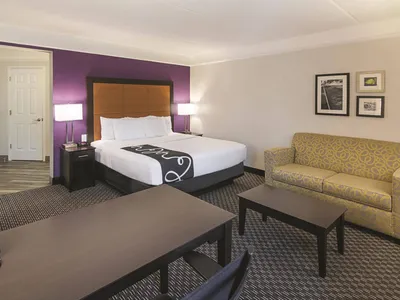 La Quinta Inn & Suites By Wyndham Orlando Airport - Orlando, FL