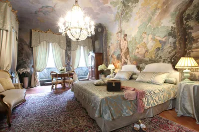 Piazza Pitti Palace - Tuscany