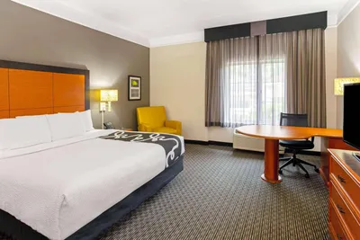 La Quinta Inn & Suites By Wyndham Birmingham Hoover - 胡佛