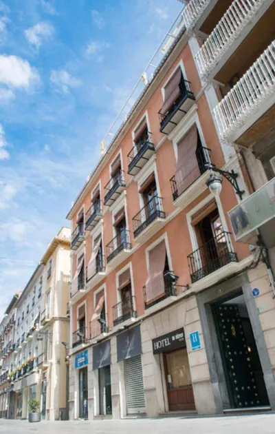 Honest Granada Hotel - Granada