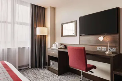 Ramada By Wyndham Leeds East - Leeds