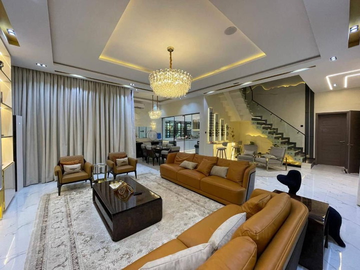 Villa De Luxe De 5 Chambres Avec Cinéma Et Piscine - Lagos, Nigeria