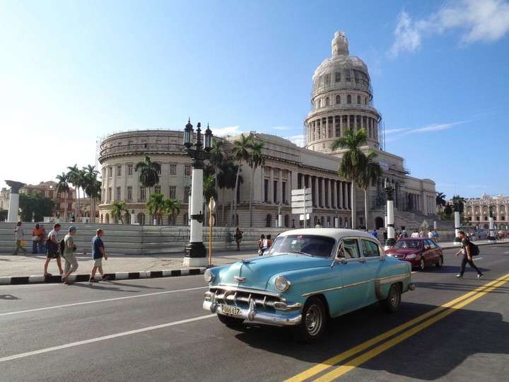 Refugio 204 - Colonial Apartment For 5, 4 Balconies And Wi-fi, Central Havana - Cuba