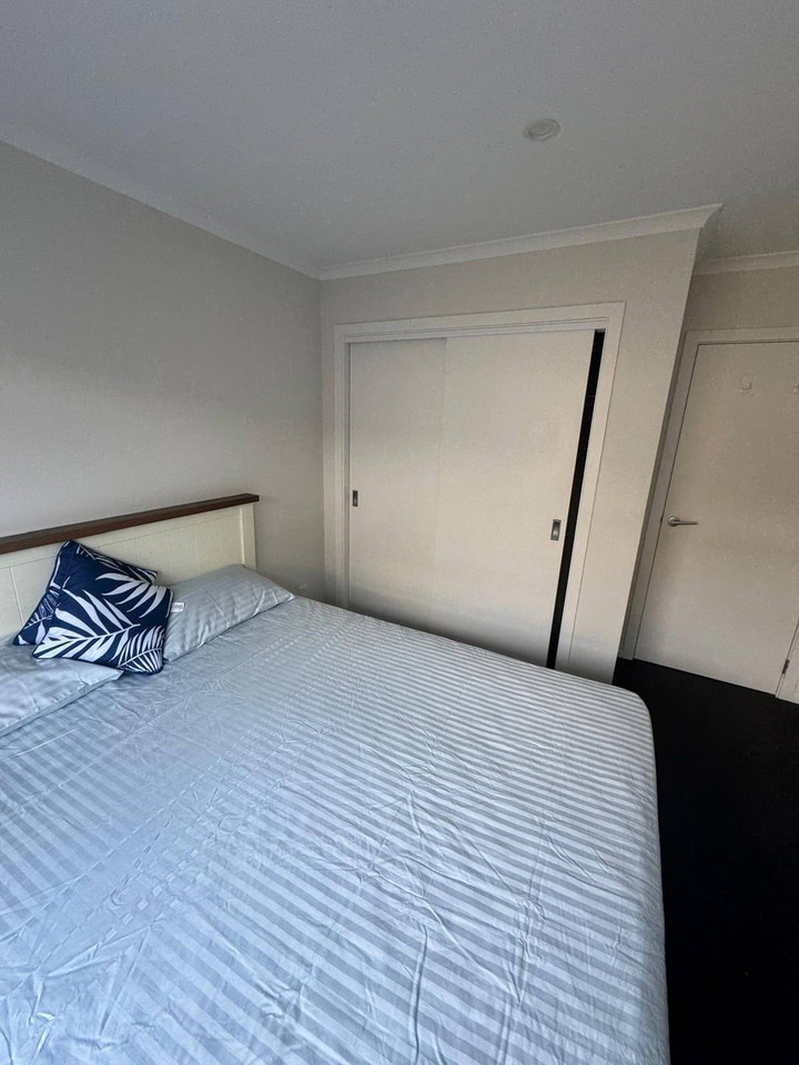Spacious One-bedroom With Private Bathroom – Aotea - Wellington