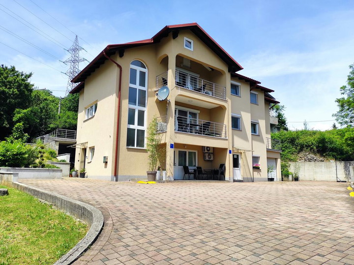 Apartments With Parking Space Rijeka - 18146 - Croatia