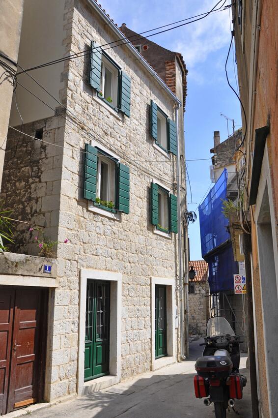 Apartments And Rooms With Wifi Split - 25379 - Split