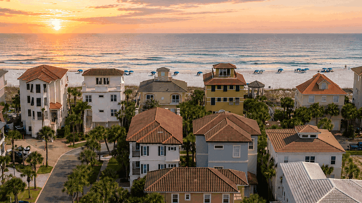 Spyglass By Avantstay | 5br + 3 Balconies + Community Pool | Walk To Beach + Minutes To Harborwalk Village & Henderson Beach State Park - Destin, FL