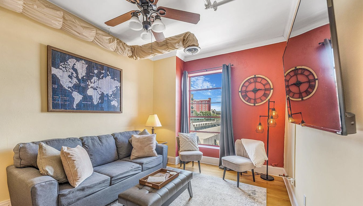 The Asheville Jewel Downtown Asheville 1br With Queen Bed, Full Kitchen, Wi-fi, And Elevator. - Asheville, NC