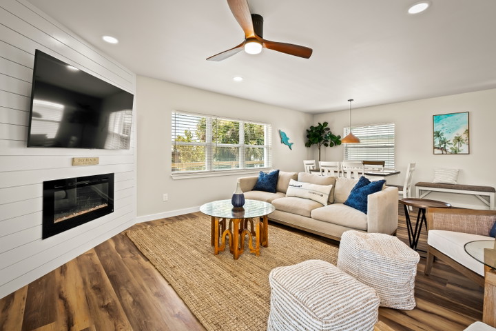 Beachside Getaway With Ocean Views 3 Bedrooms 3 Baths - Jacksonville Beach, FL