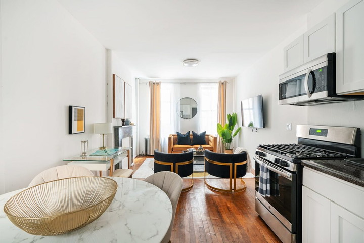 1288-3rn New Renovated 1 Bedroom In Ues - Queens, NY
