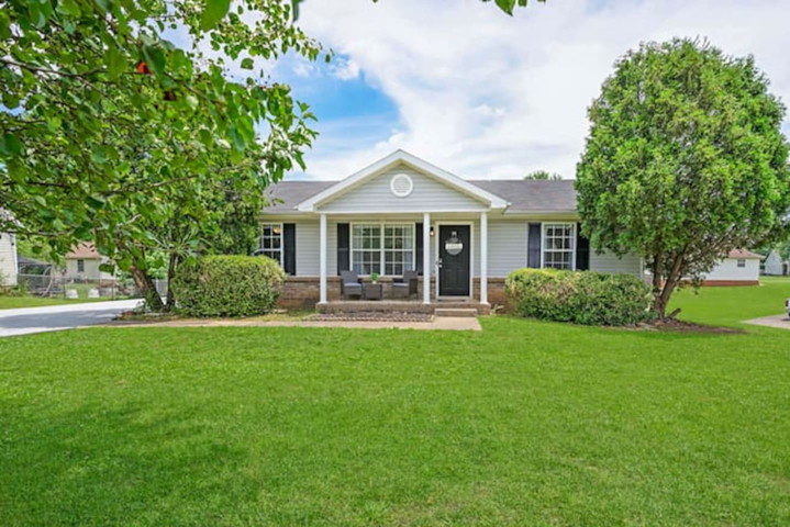 Charming House Close To Fort Campbell And Casino - Clarksville, TN