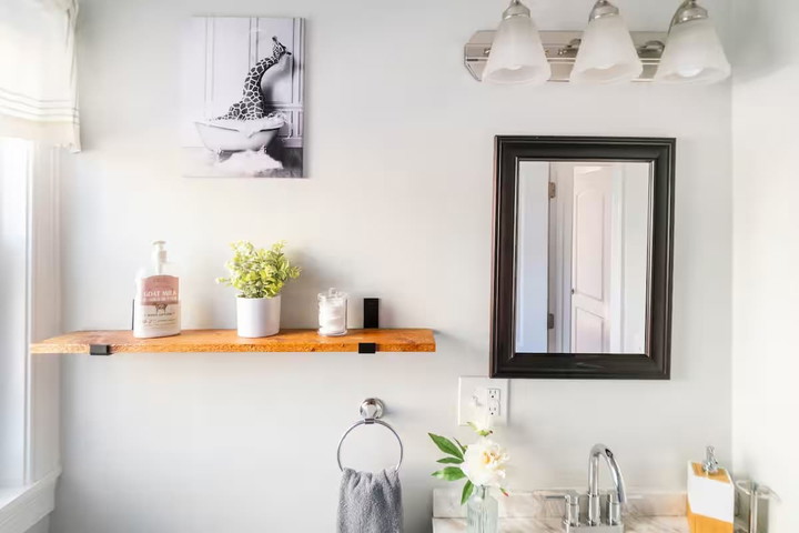 Jennifer's Modern Federal Hill Apt W/private Deck - Rhode Island