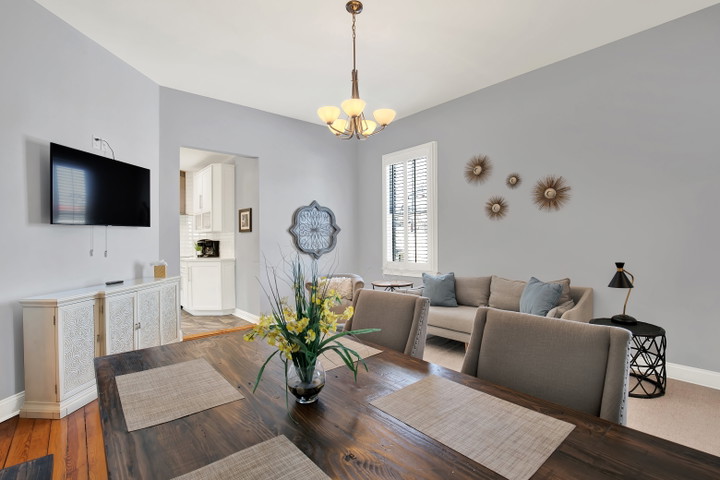 Cozy Three-bed Apartment Steps To Thomas Square - Savannah, GA