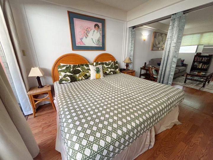 2 Blocks To Waikiki Beach | Lanai + Pool - Honolulu