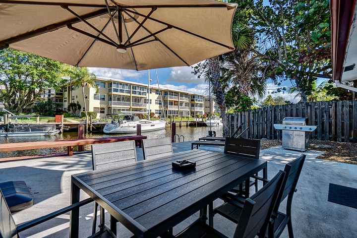 Waterfront Access And Relaxing Vibes - Charming Coastal Haven - Bahamas