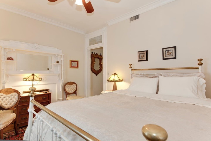 Historic Dupont Circle Inn ~ Cuban Room - Washington, DC