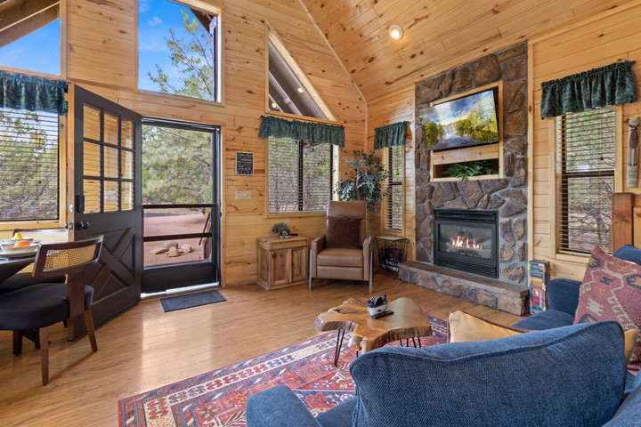 Hot Tub And Bbq Oasis - Cozy Rustic Retreat - Arizona