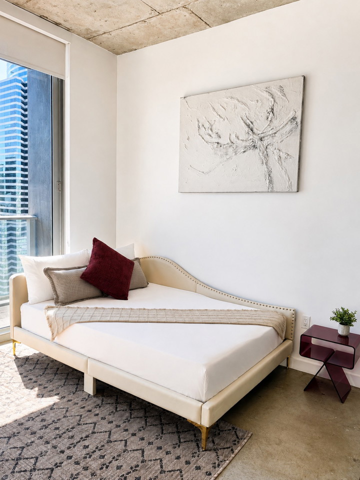 Redluxe*high Flr*2bed*rooftop Pool*free Parking - Miami, FL